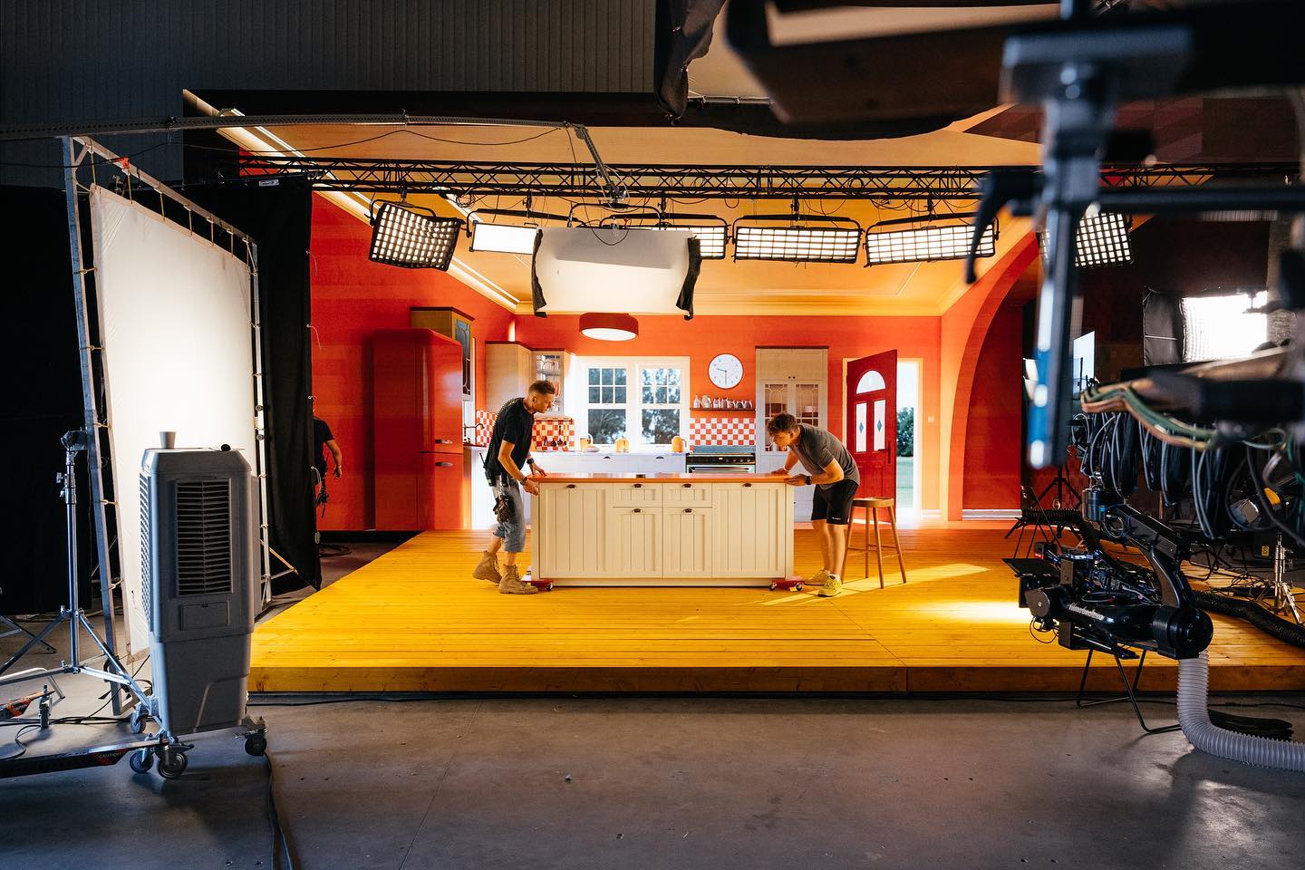 New virtual production facility opens in Warsaw - TVBEurope